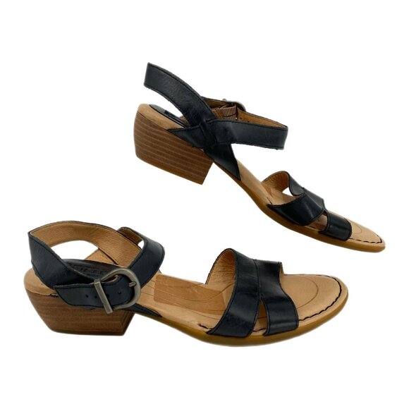 Born | Shoes | Born Classic Black Low Heeled Leather Sandals Size 85 ...